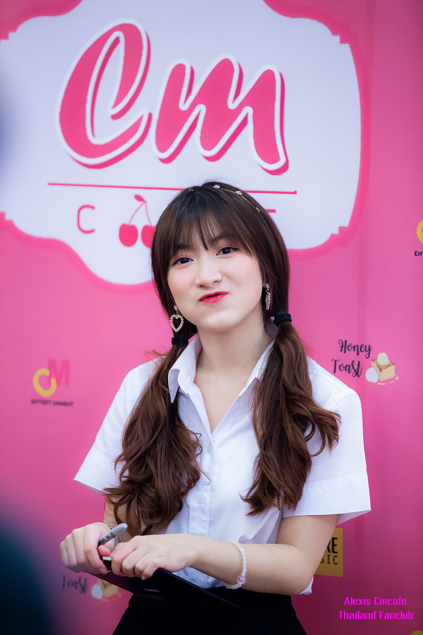 Alexis CmCafe อเล็กซิส เล็กดี รสโต ( 8 รูปสะท้อนแสง )