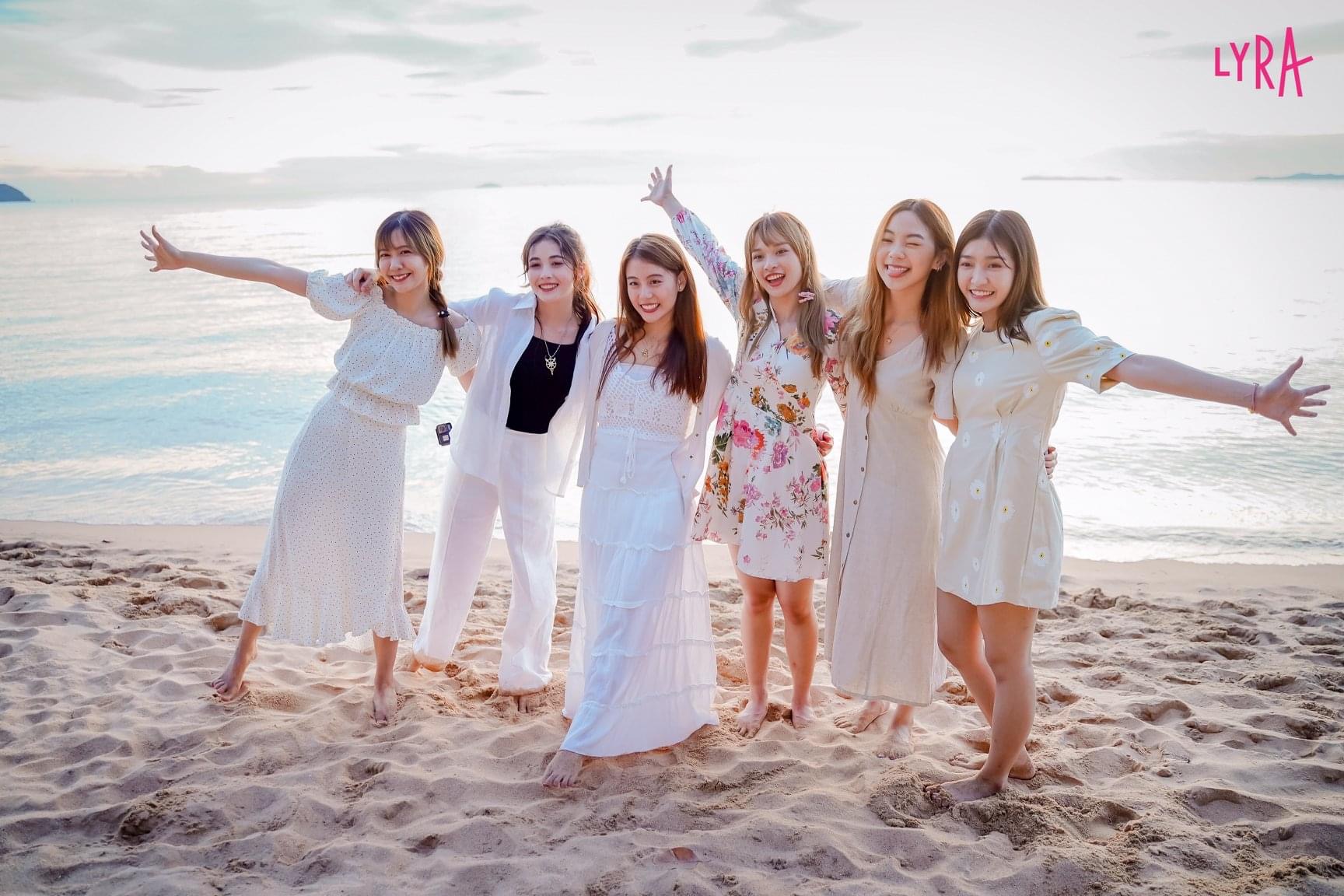 BNK48 : Lyra on the beach