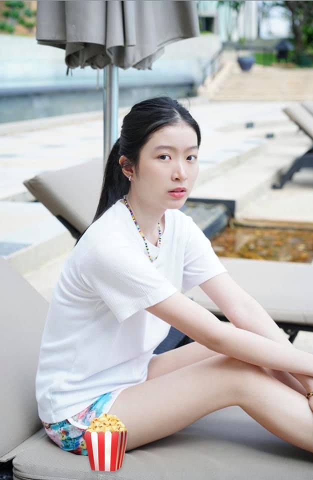 Stang BNK48 ( สตางค์ ) สดใสวาไรตี้