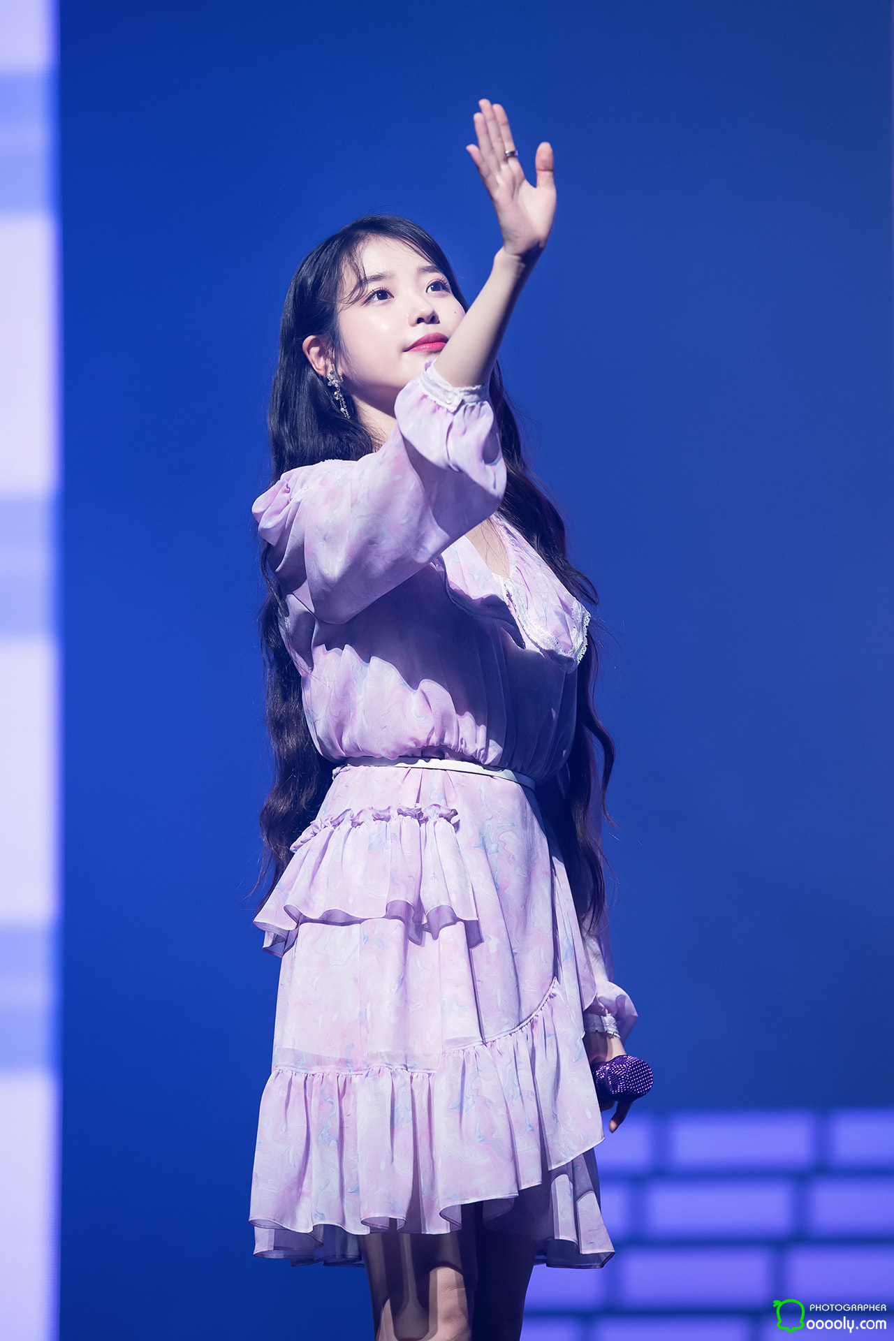 IU 8 รูป