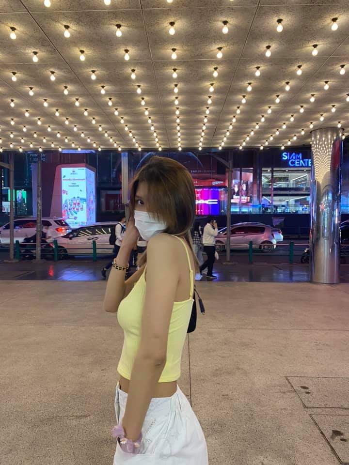 Deenee Pimnipa (ดีนี่) เหลือง