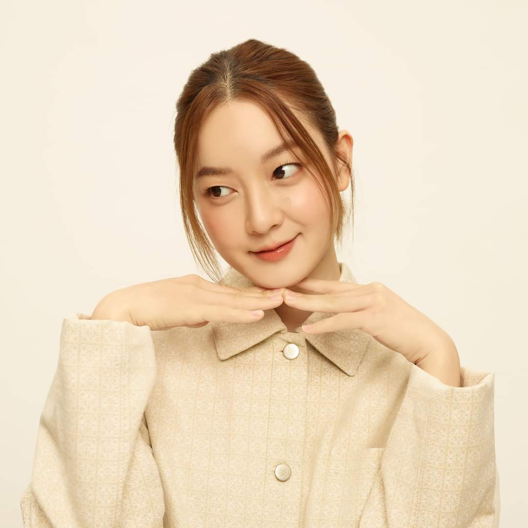 Ink Waruntorn ( อิงค์ ) มอง