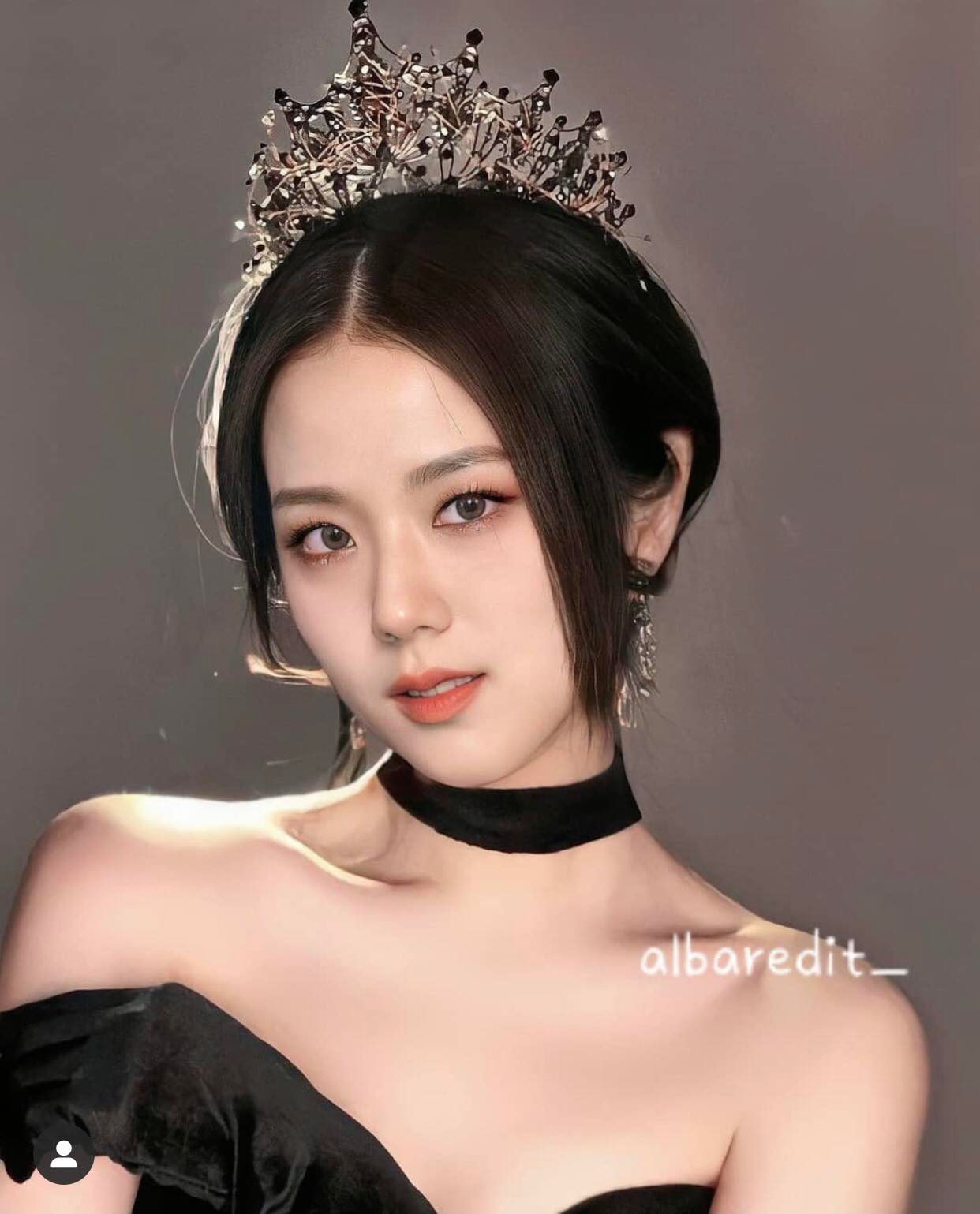 JISOO 4 PICS [edit version]