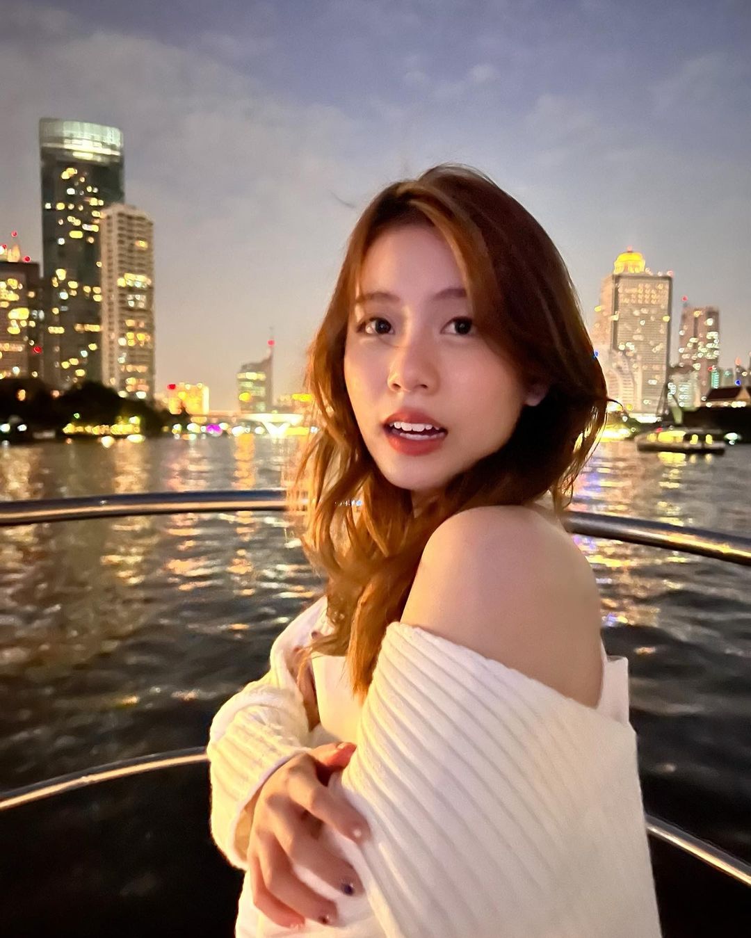 น้องฟ้อนด์ BNK48 3 รูป