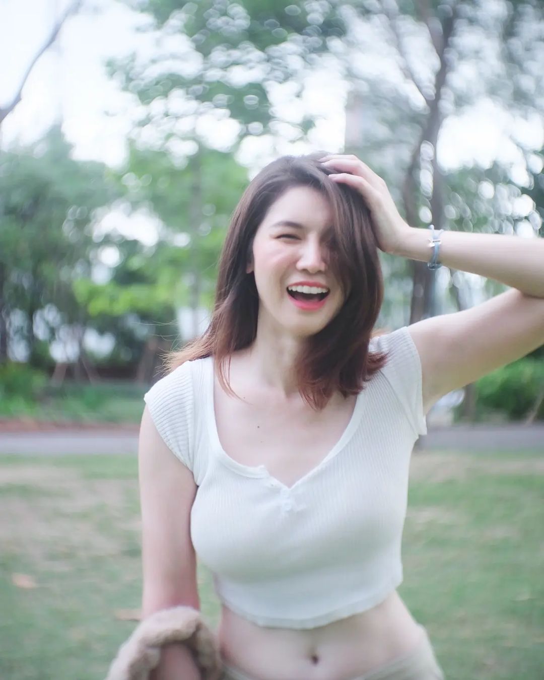 +++คุณหมวยเสื้อขาวในสวน 1 set+++