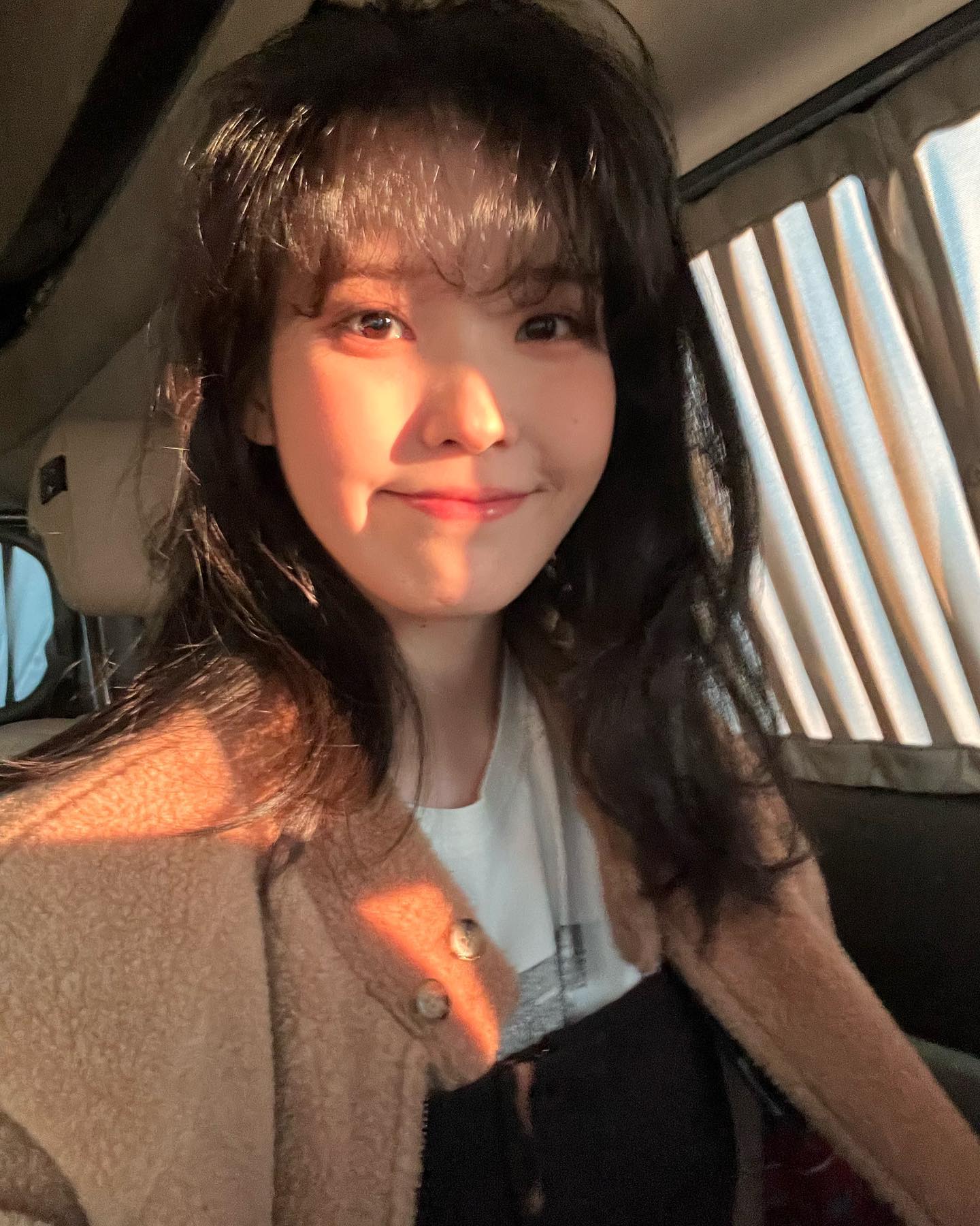 IU 4 รูป