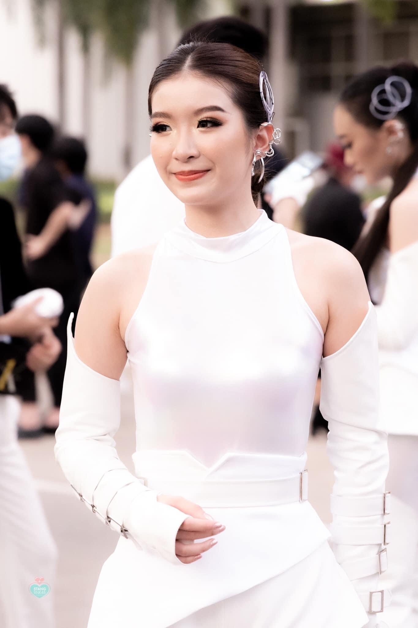 Stang BNK48 @ TU Cheerleader 1 Set