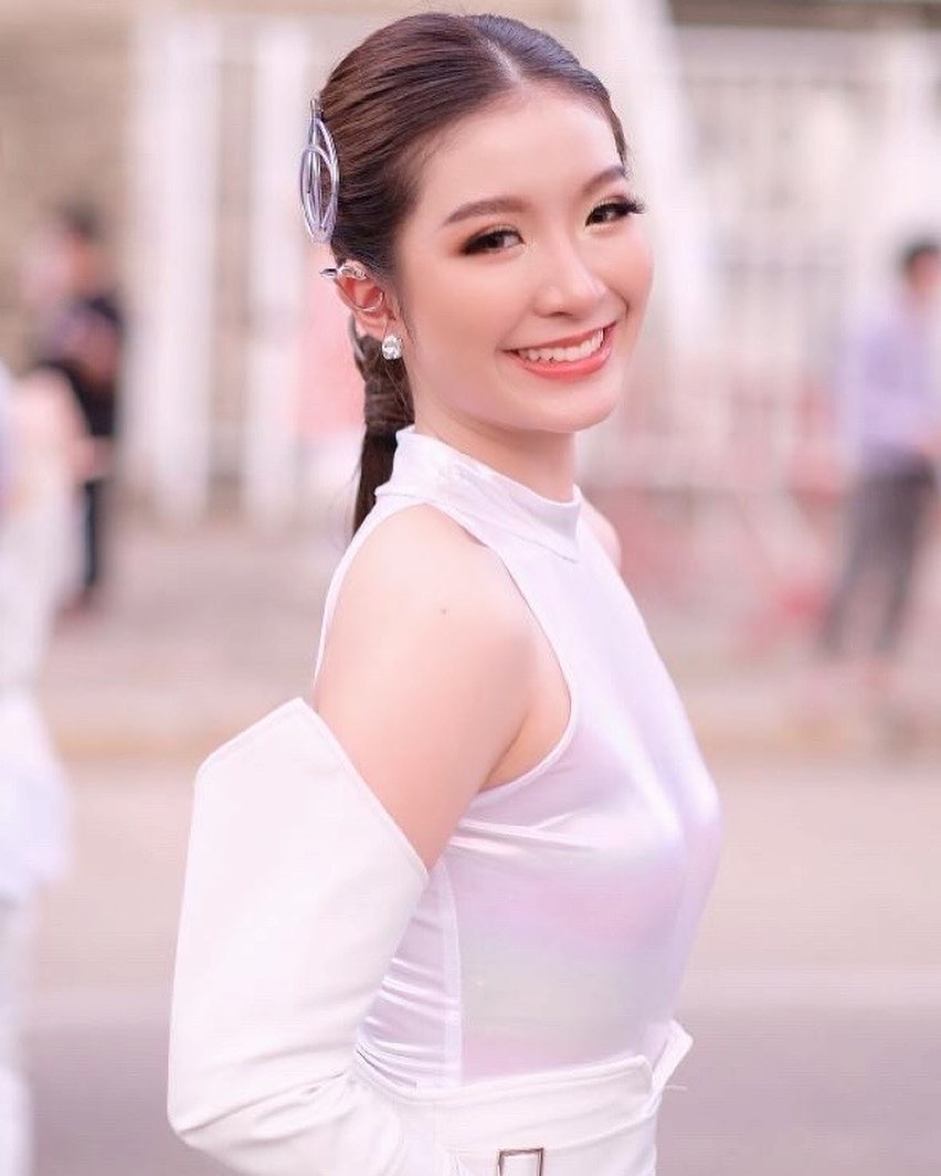 Stang BNK48 @ TU Cheerleader 1 Set