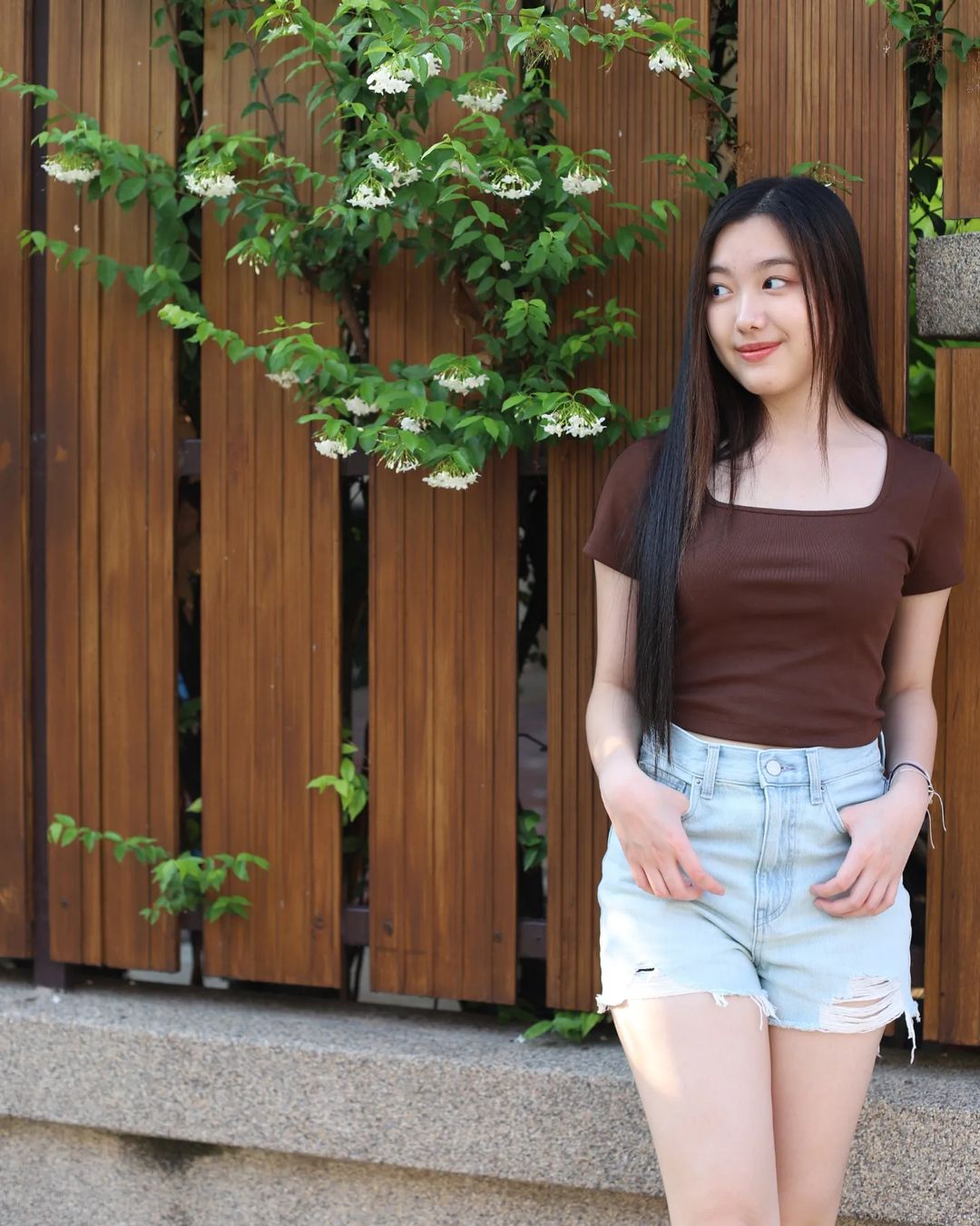 +++คุณ อ๊ะอาย กรณิศ ขาวขาว 2 รูป+++