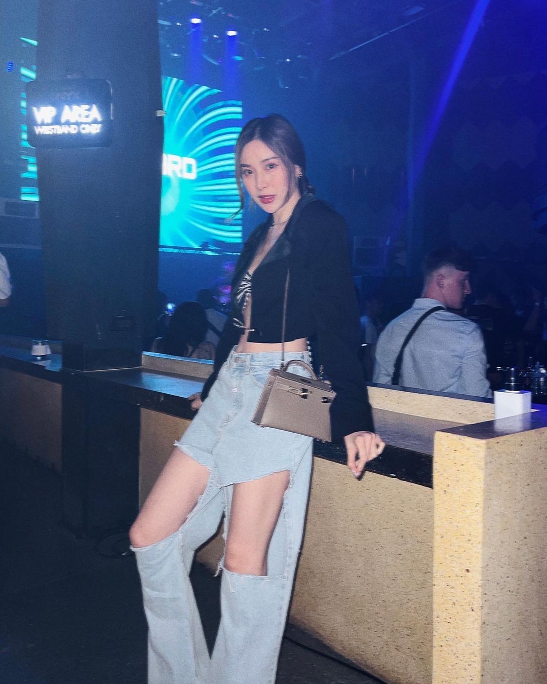 คุณ a_aeeee 4 รูป