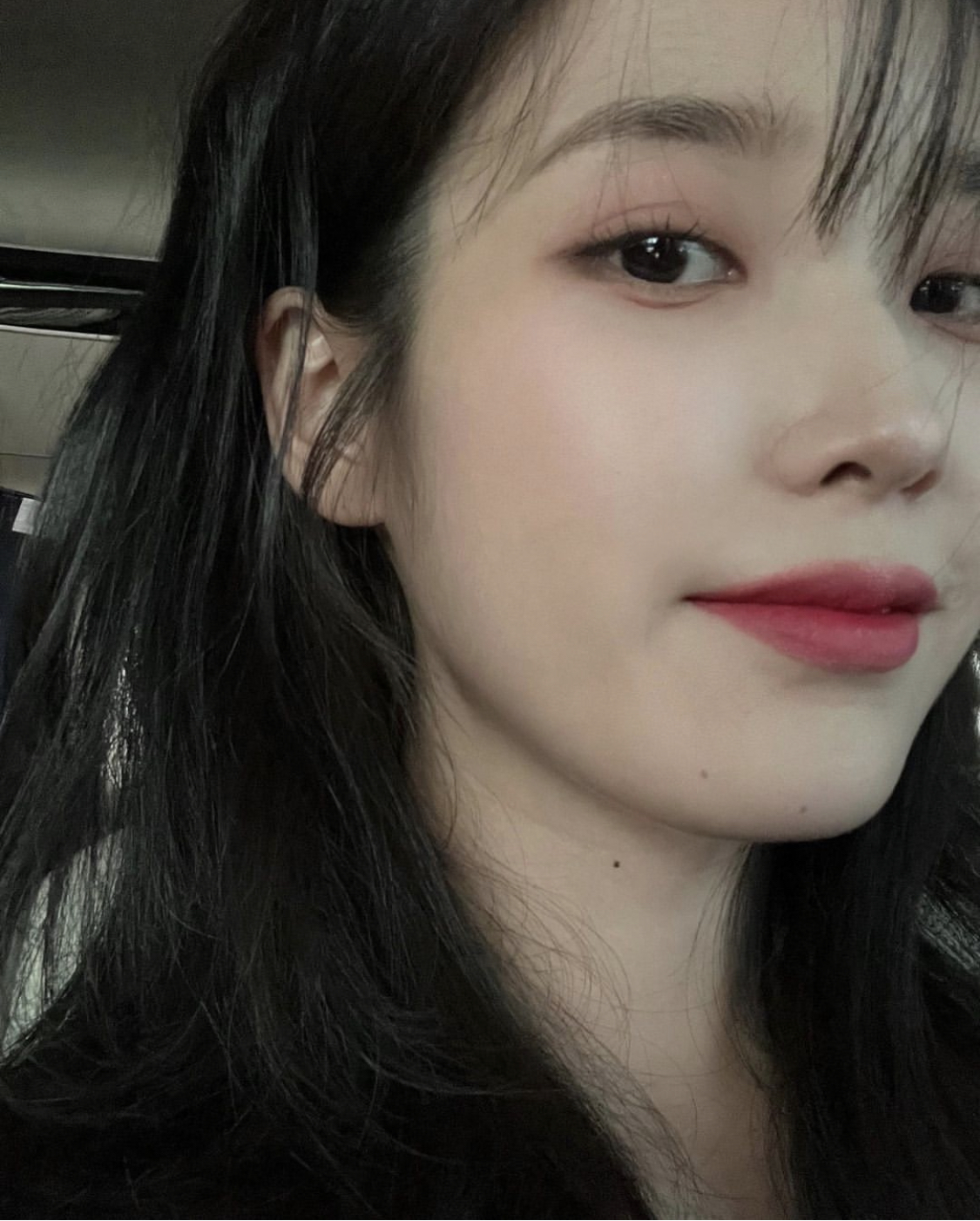 IU 5รูป บนรถ น่ารักๆ