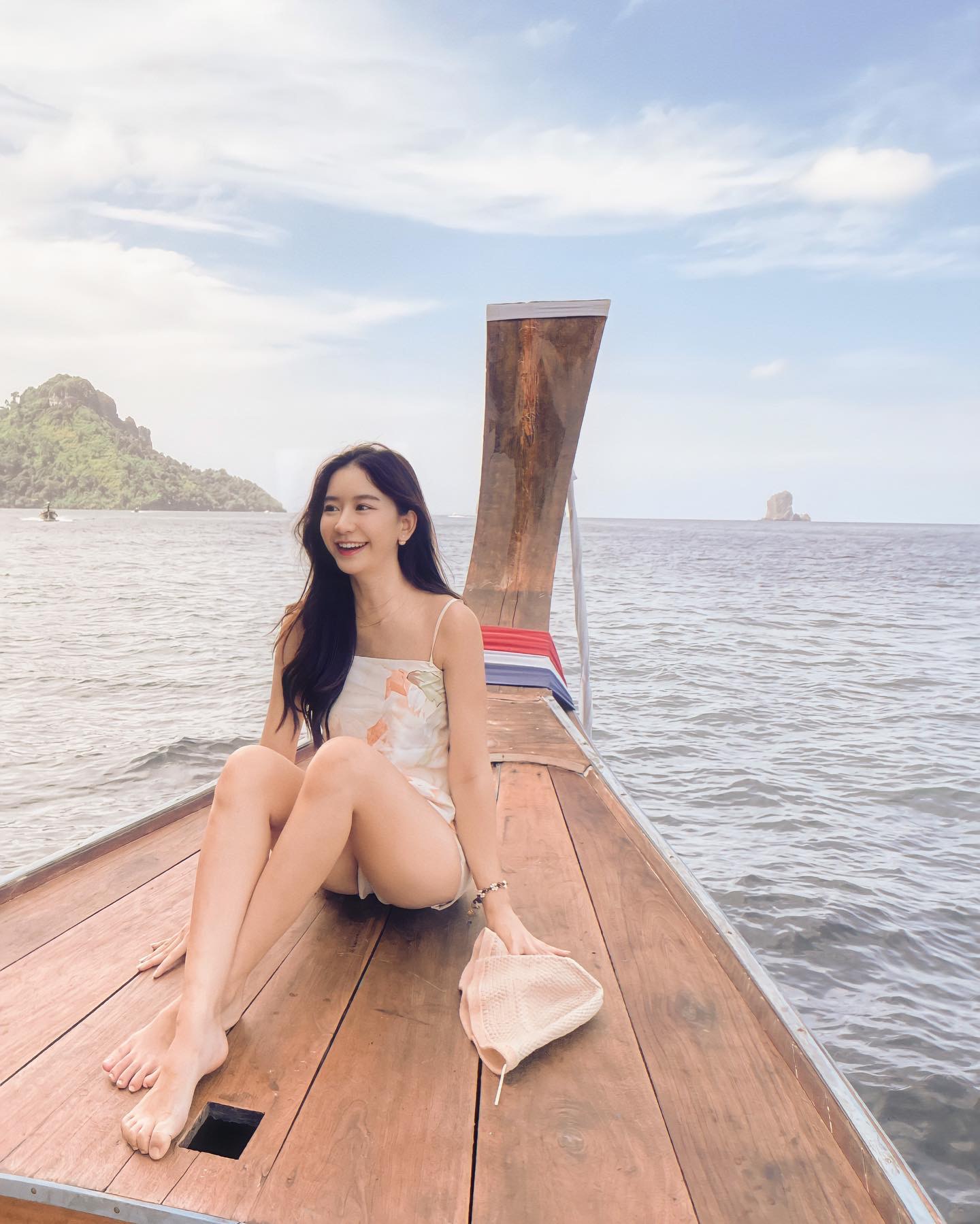 แพรวา k.praewa น่ารักบนเรือ 2 รูป 1 Gif