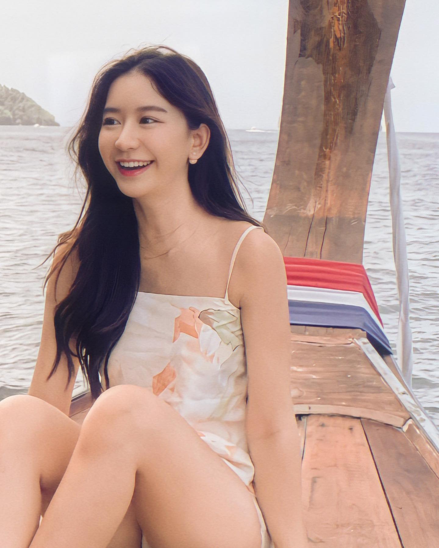 แพรวา k.praewa น่ารักบนเรือ 2 รูป 1 Gif