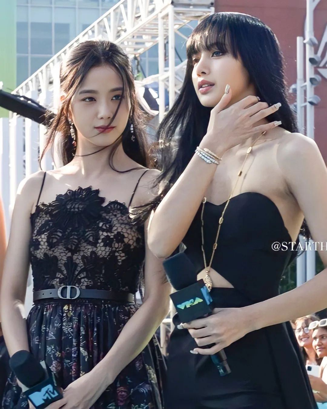 Jisoo & Lisa 8 รูป