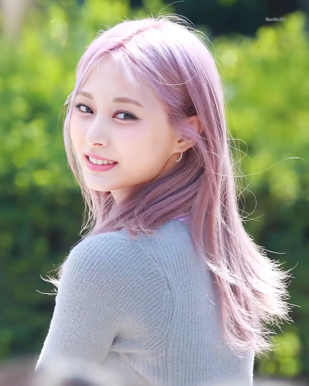 จื่อวี (Tzuyu Twice ) แค่เธอยิ้มค่อยค่อย 8 รูป