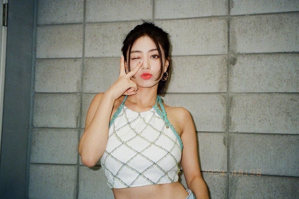 Jihyo Twice 1 set