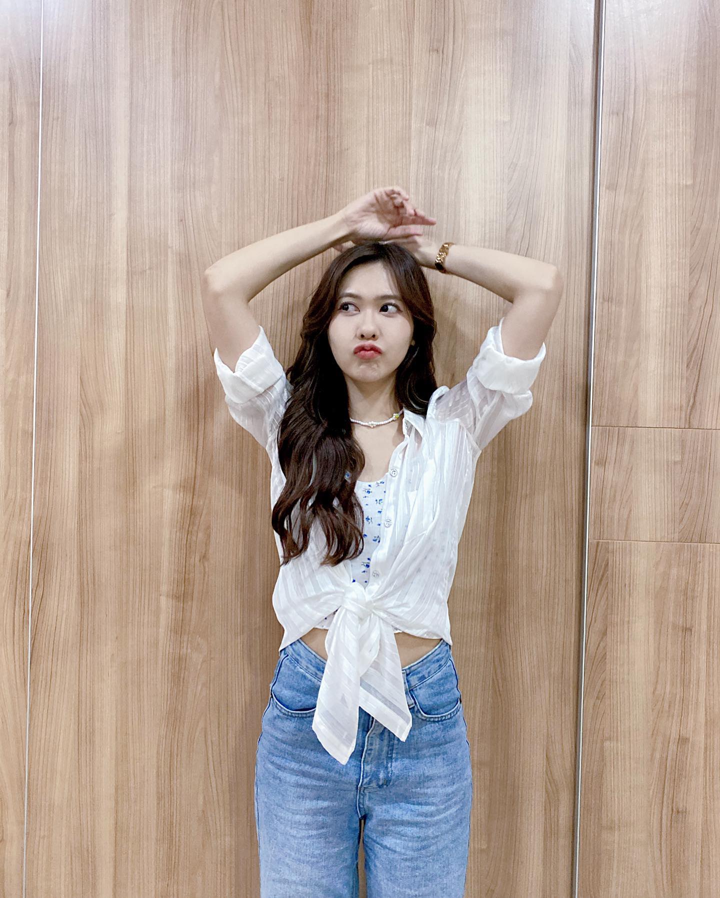 น้องเนย BNK48 3 รูป