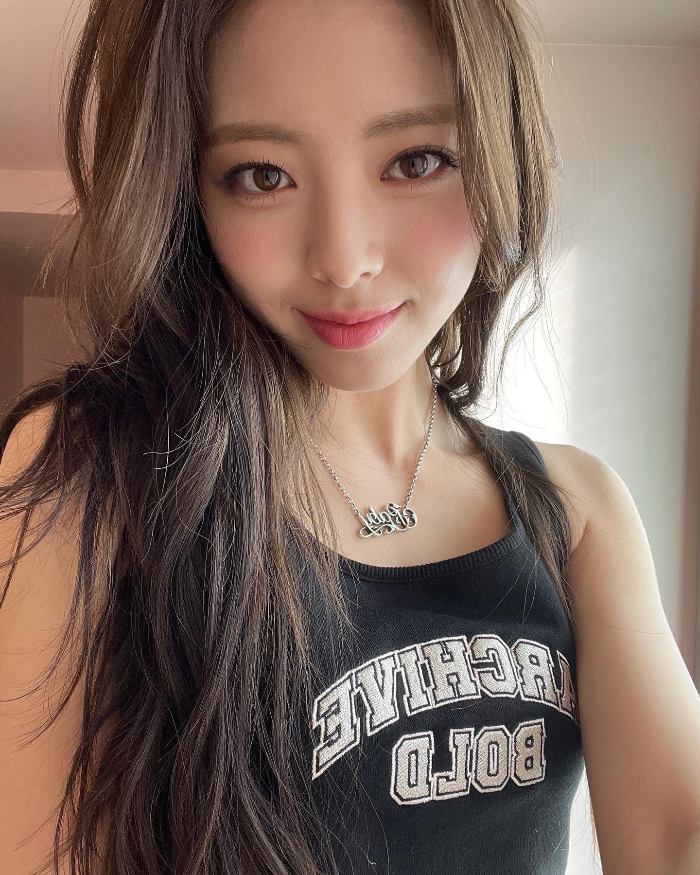 Yuna ITZY เอวลอย 1 Set