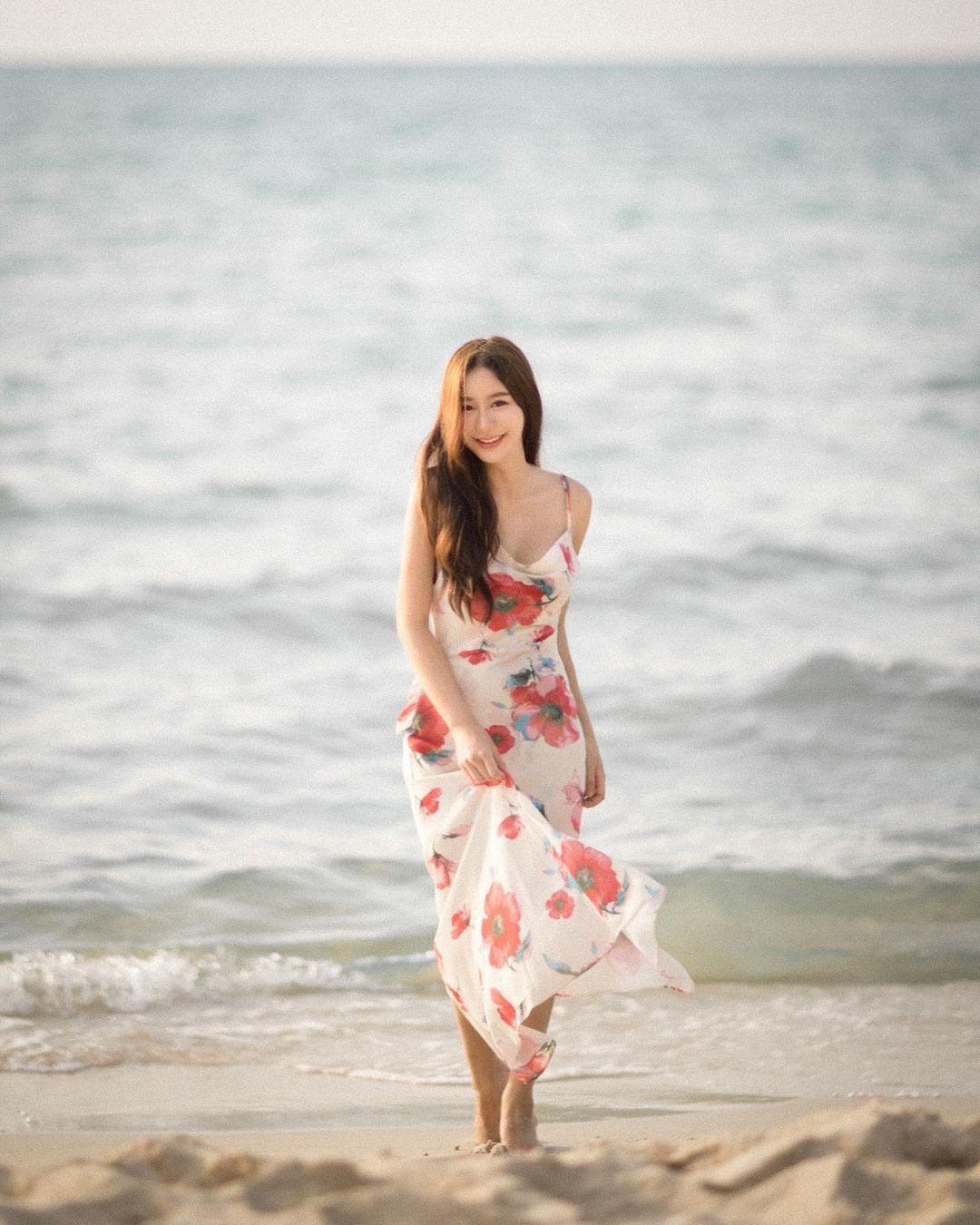 น้องแพรวา k.praewa 4 รูป ริมทะเล