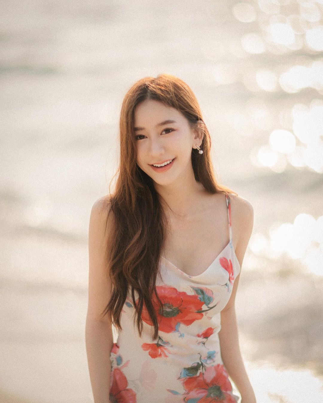 น้องแพรวา k.praewa 4 รูป ริมทะเล