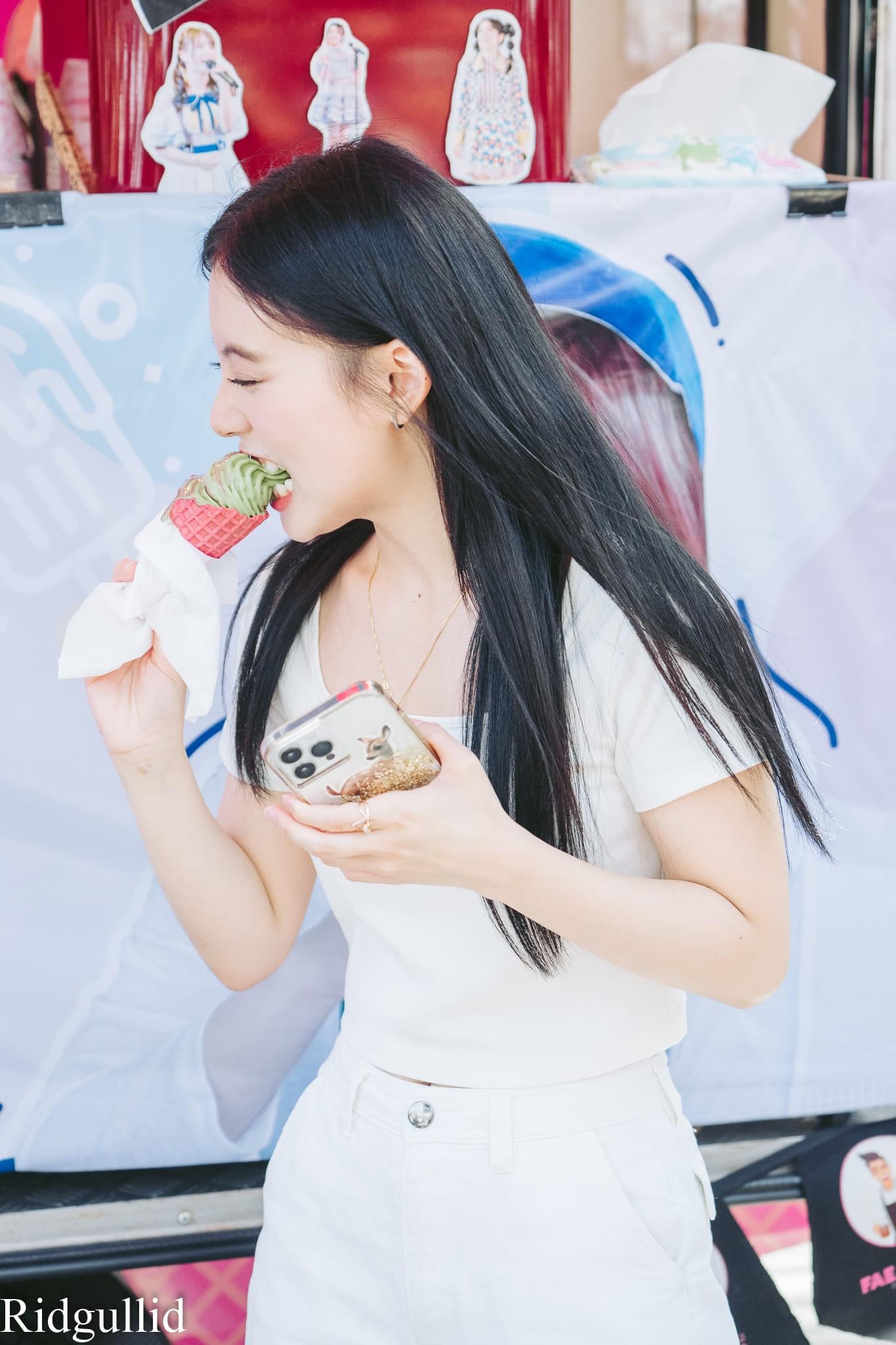 น้องฟอนด์ BNK48 กินไอติมมมม 7 รูป