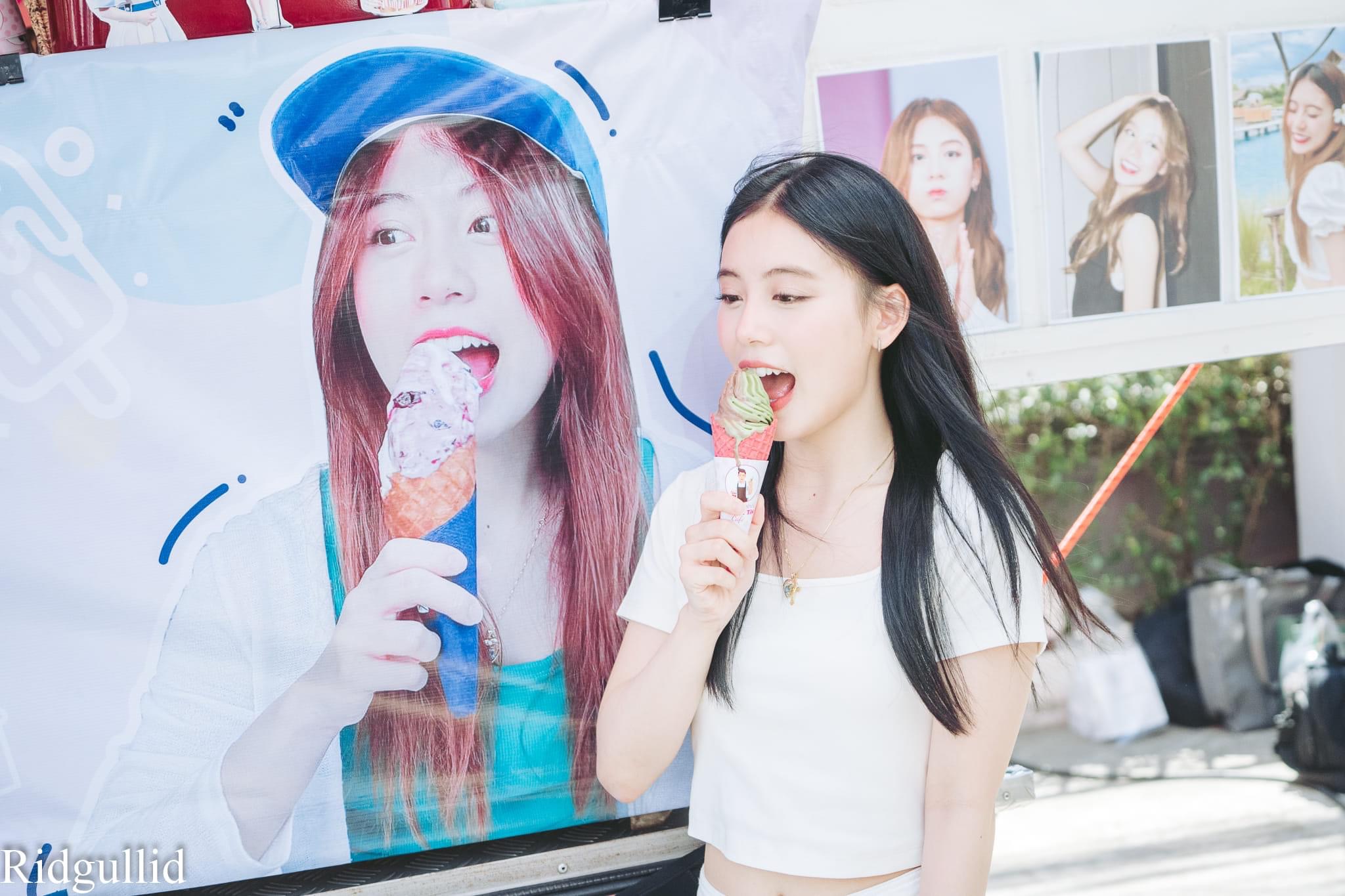 น้องฟอนด์ BNK48 กินไอติมมมม 7 รูป