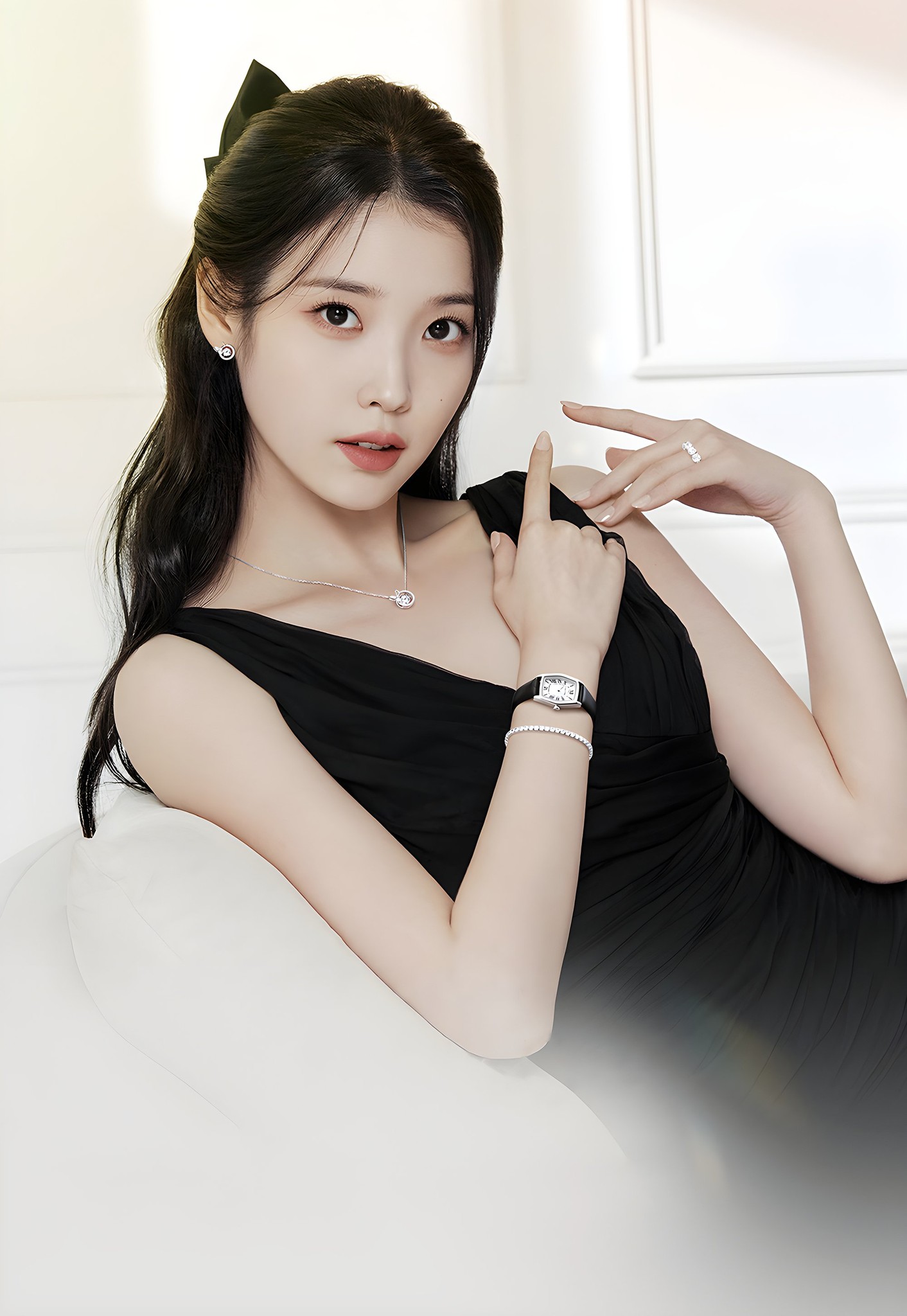 IU 4 รูป