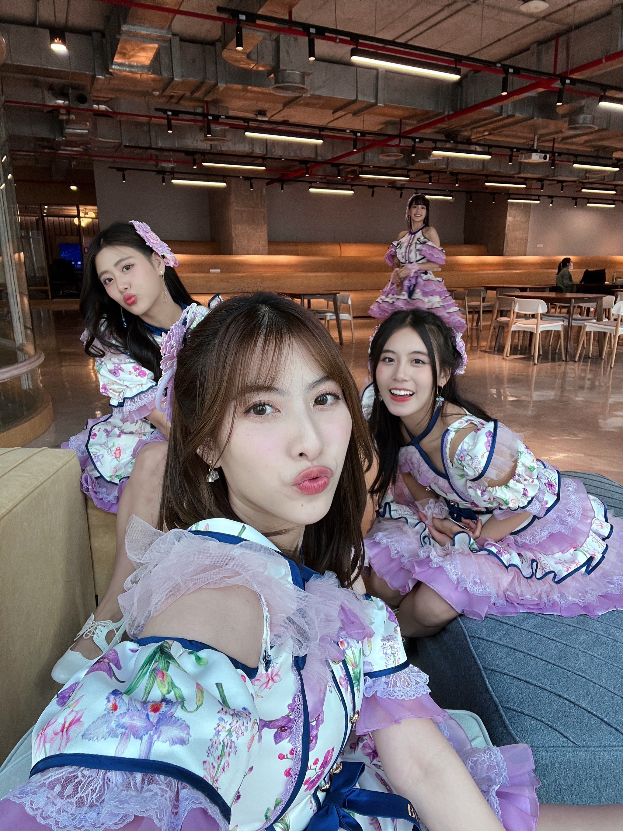 มินมิน ฟ้อนด์ จีจี้ BNK48 3 รูป