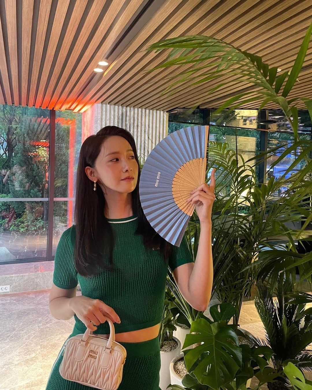 [ Yoona ยุนอา มิวมิว 5 รูป ]