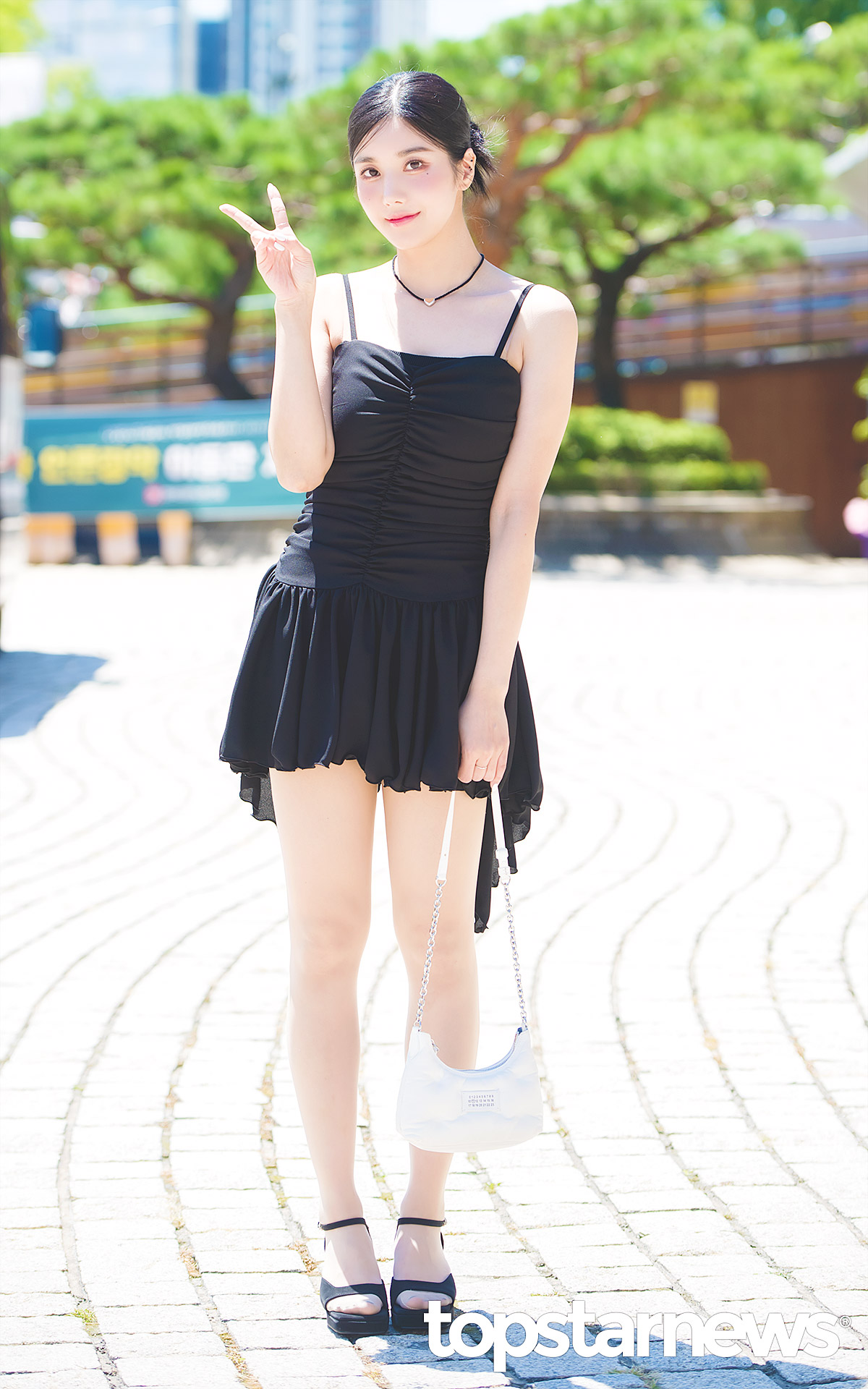 Kwon Eunbi 1 Set | เดรสสีดำ