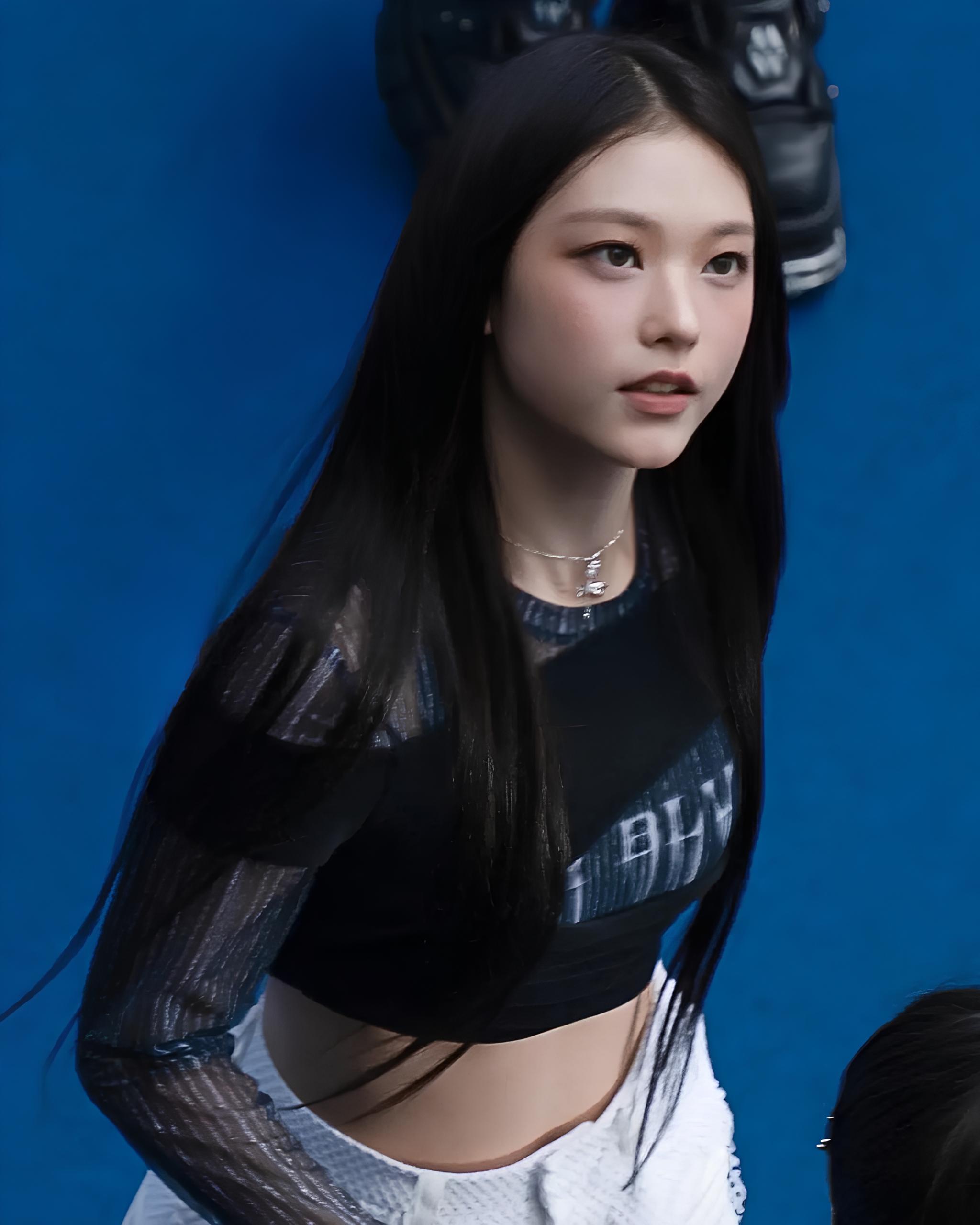 [ Haerin Newjeans สุุดสวย 3 รูป 3 GIF ]