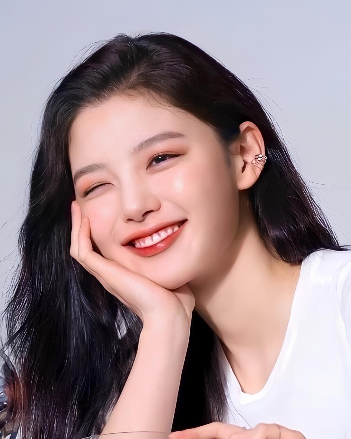 [ คิมยูจอง Kim Yoo Jung ] คนสวย 4 รูป