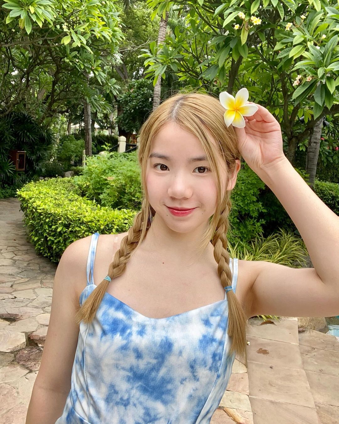 น้องเฟม BNK48 6 รูป