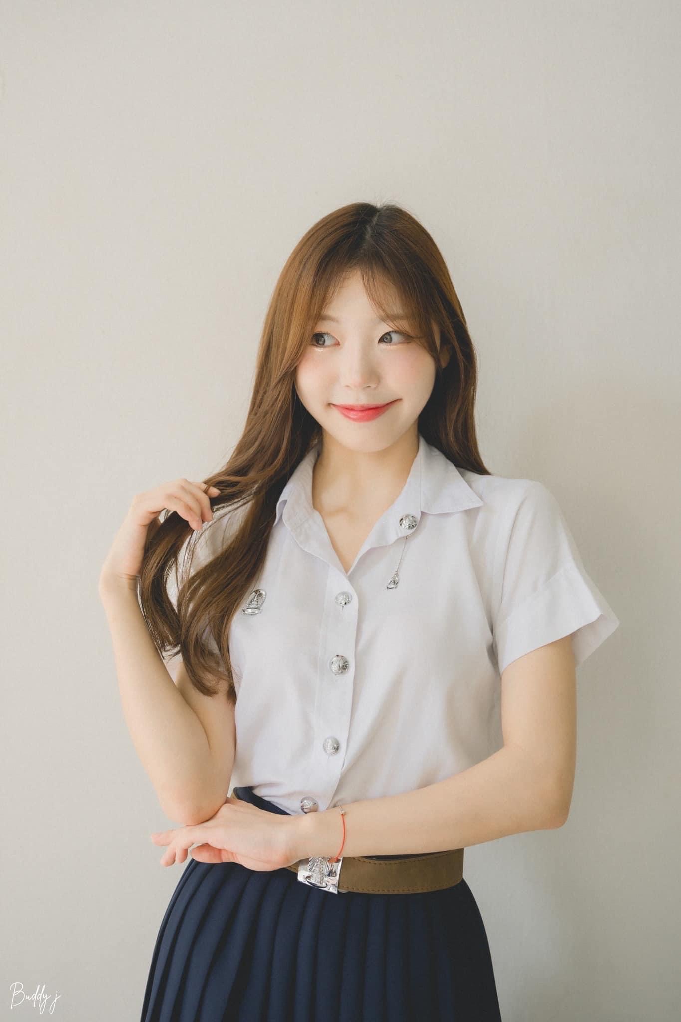 [ น้องอามิ Amichrcy ] ชุดนักศึกษา 6 รูป