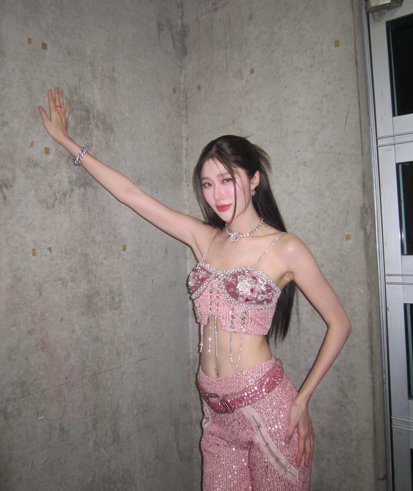 [ แก้ว FFK 8 รูป ]