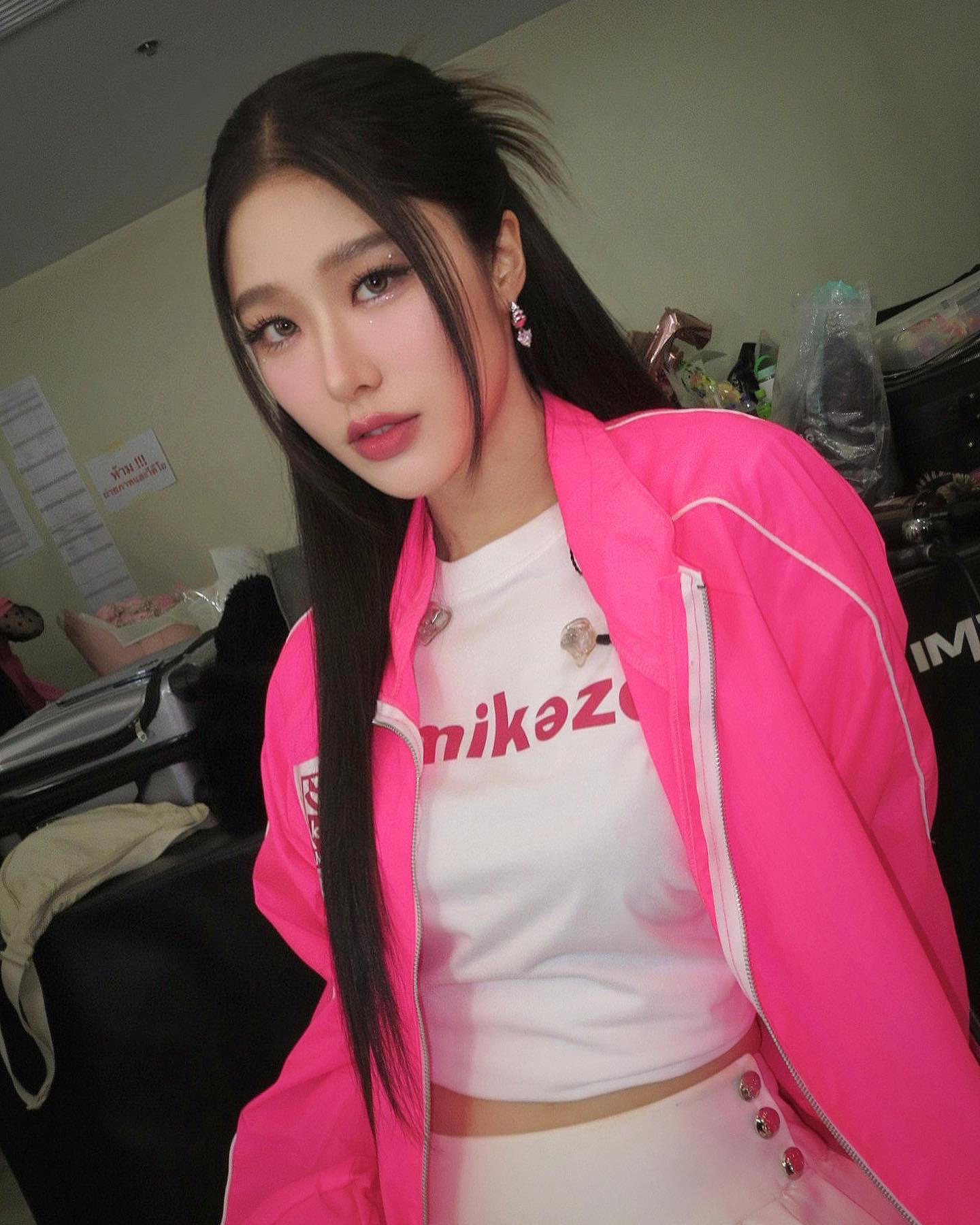 [ แก้ว FFK 8 รูป ]