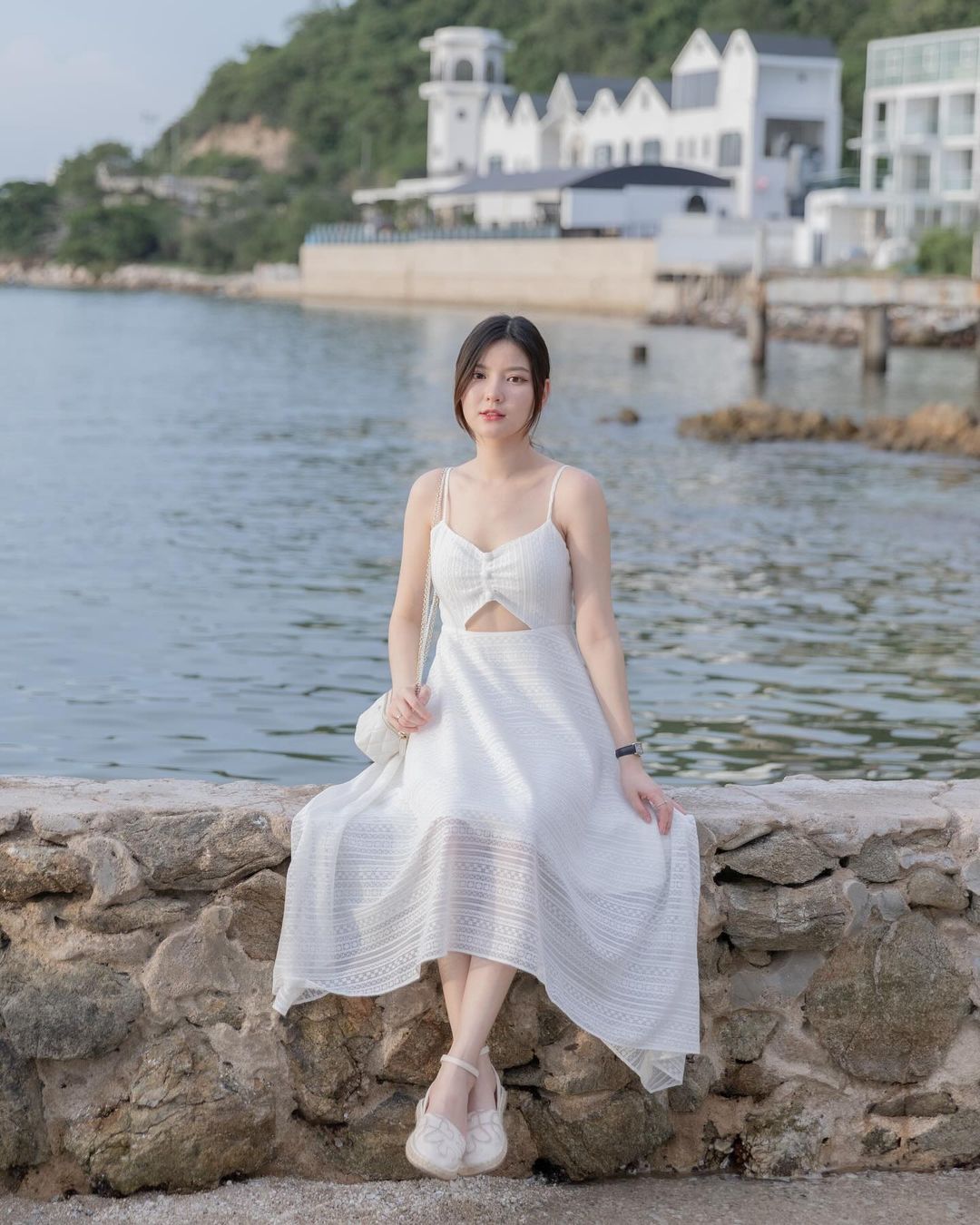 น้องเม mayrisa.a ชุดขาว ริมทะเล