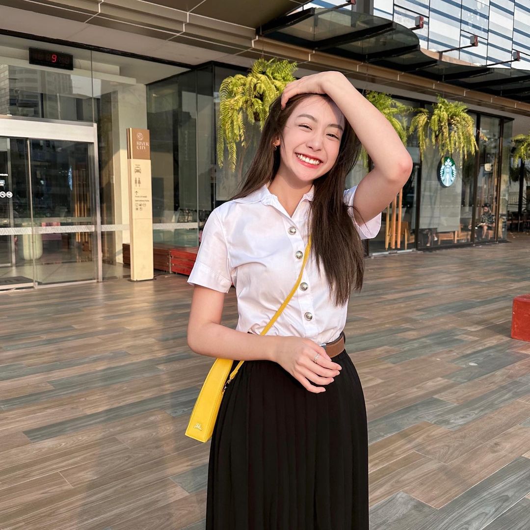 น้องเพิร์ธ Perthkvsr 2 รูป ชุดนักศึกษา