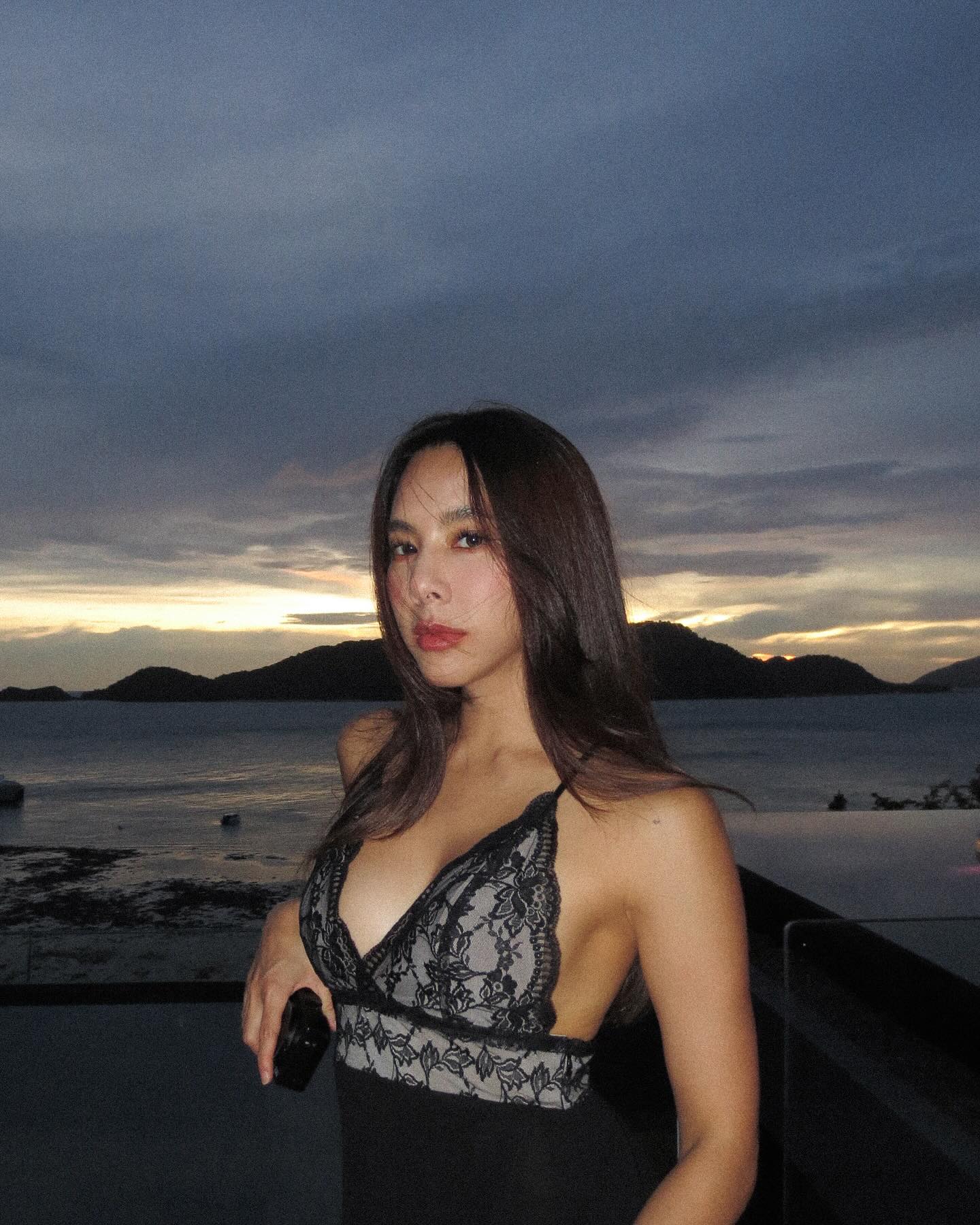 เบเบ้ ธันย์ชนก 4 รูป