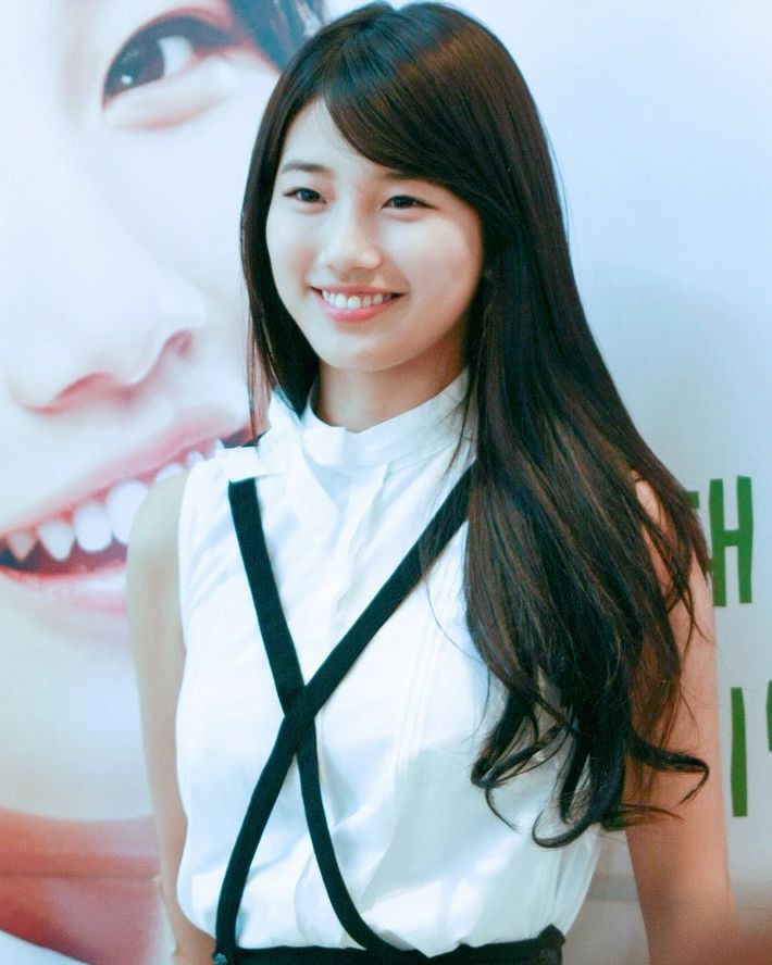 [ Bae Suzy ในปี 2012 ] 1 SET