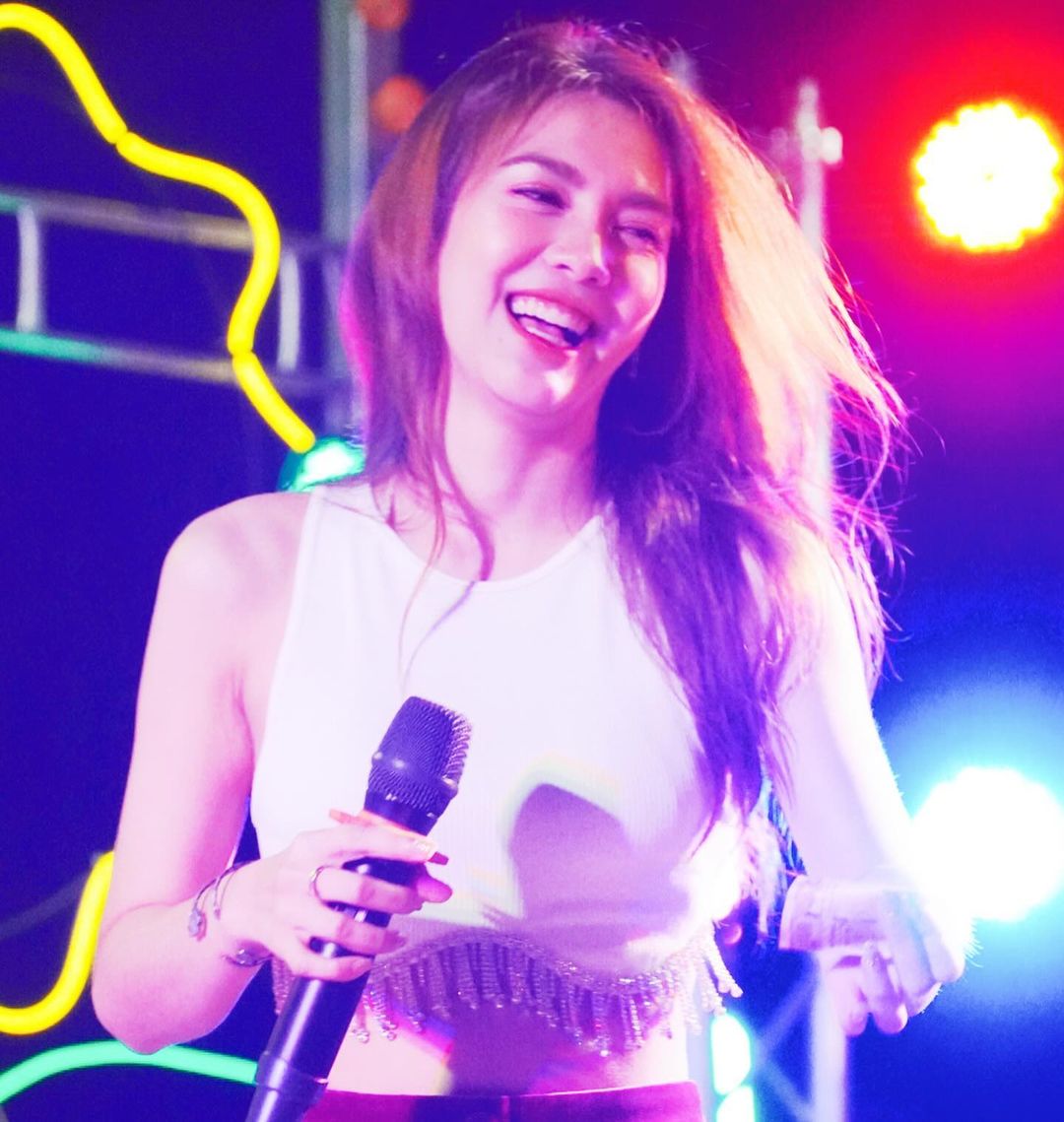 พั้นช์ วรกาญจน์ 6 รูป