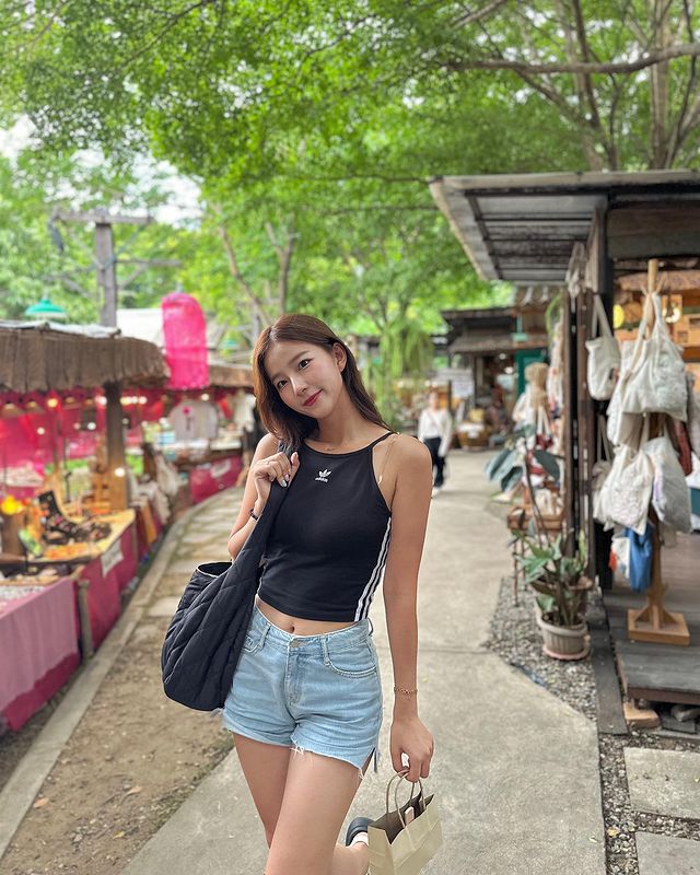 Kim Jin A สาวเต้นเชียร์ทีม IBK ของชมพู่ พรพรรณ