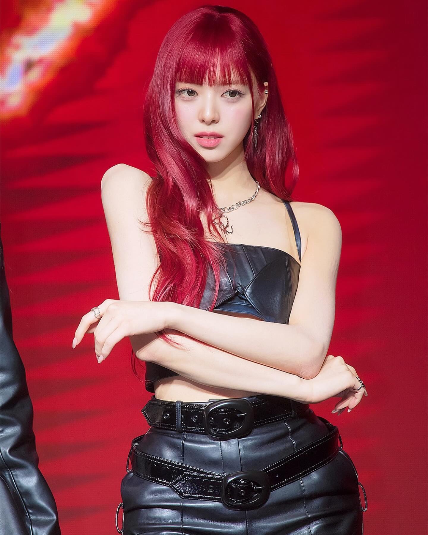 [ Yuna itzy ] ชุดหนัง 1 SET