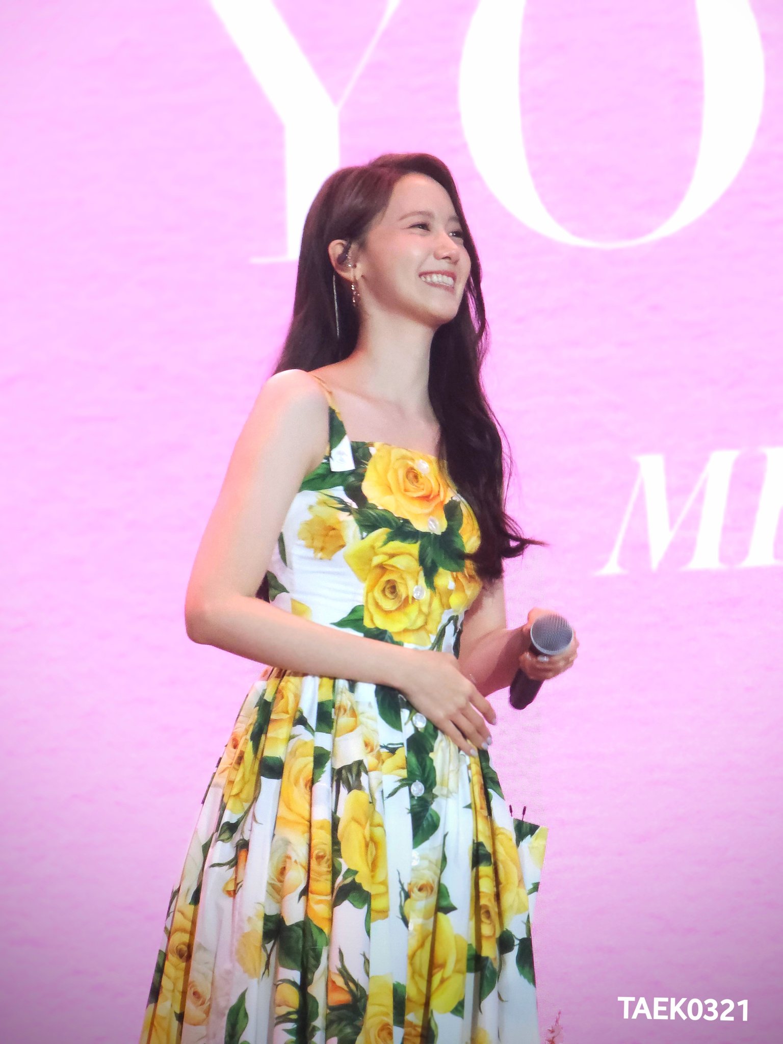 [ ยุนอา Yoona ] 8 รูป 1 GIF