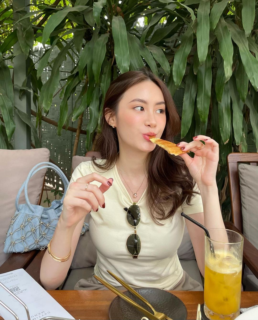 น้องจีจี้ chichisvl 1 Set มีมิติ! | ลูกครึ่งลาว-เวียดนาม