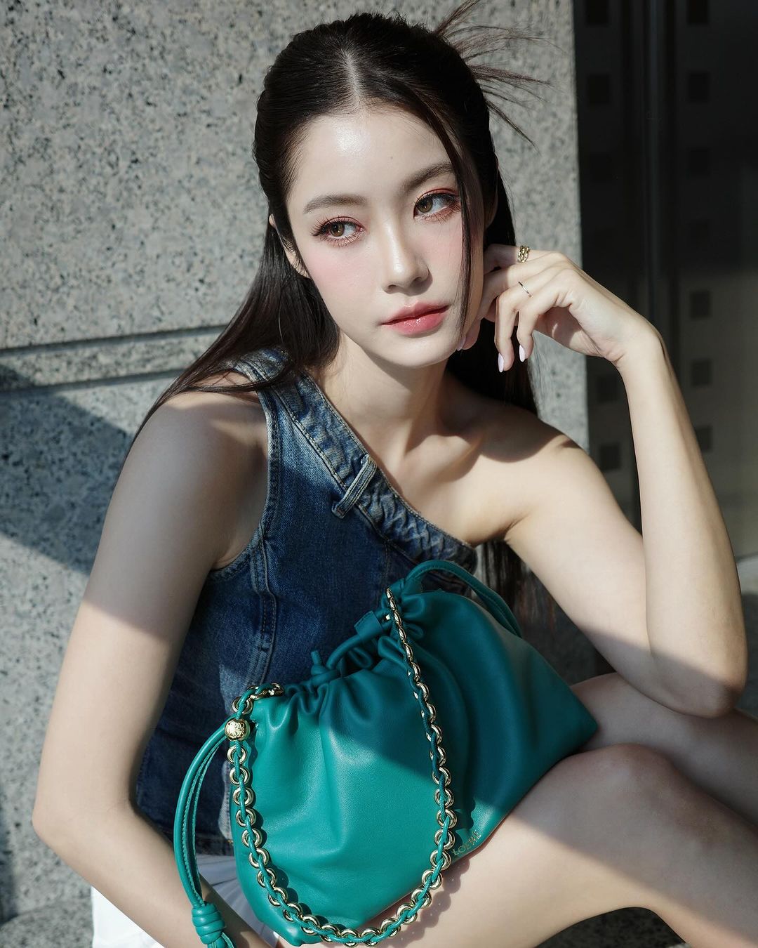 น้ำตาล ทิพนารี 6 รูป