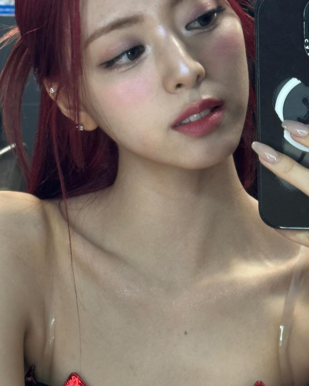 YUNA itzy พักหายใจคู่ชิง 5 รูป