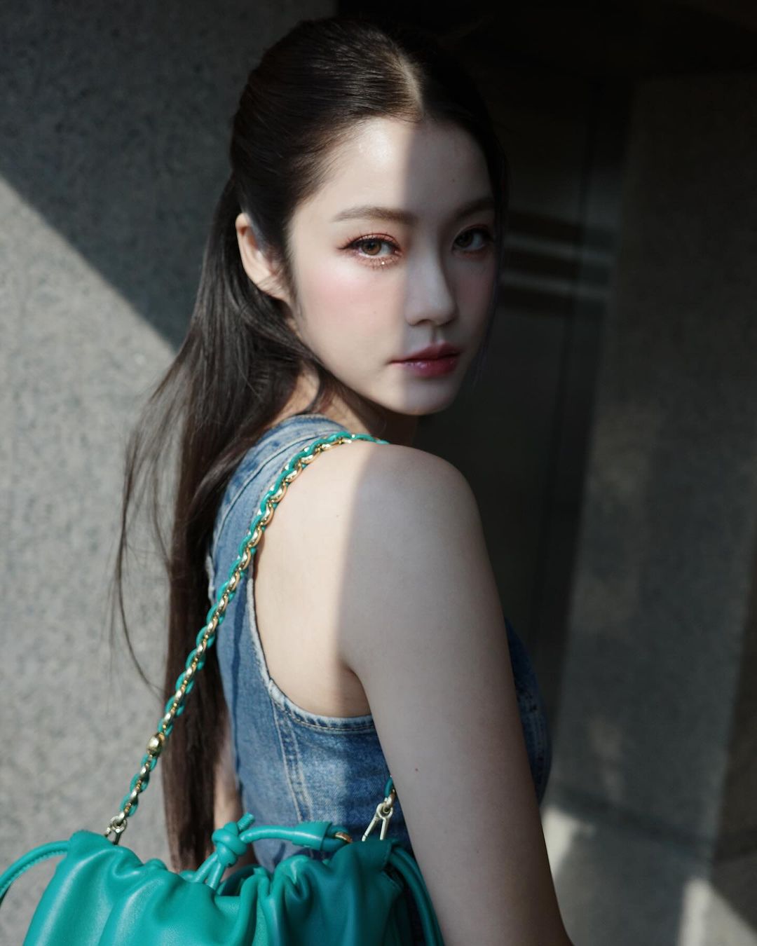 น้ำตาล ทิพนารี 6 รูป