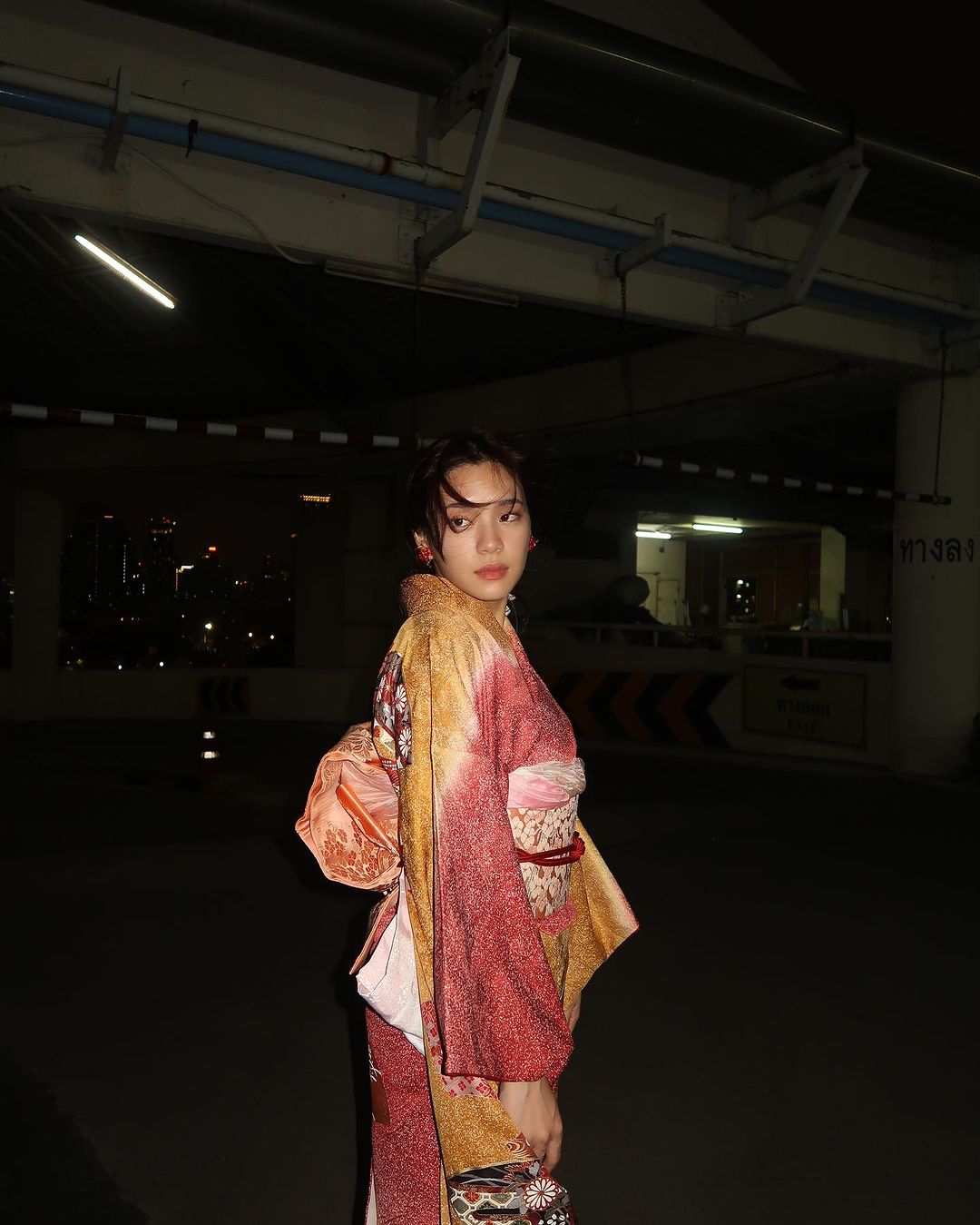 เฌอปราง อารีย์กุล 3 รูป