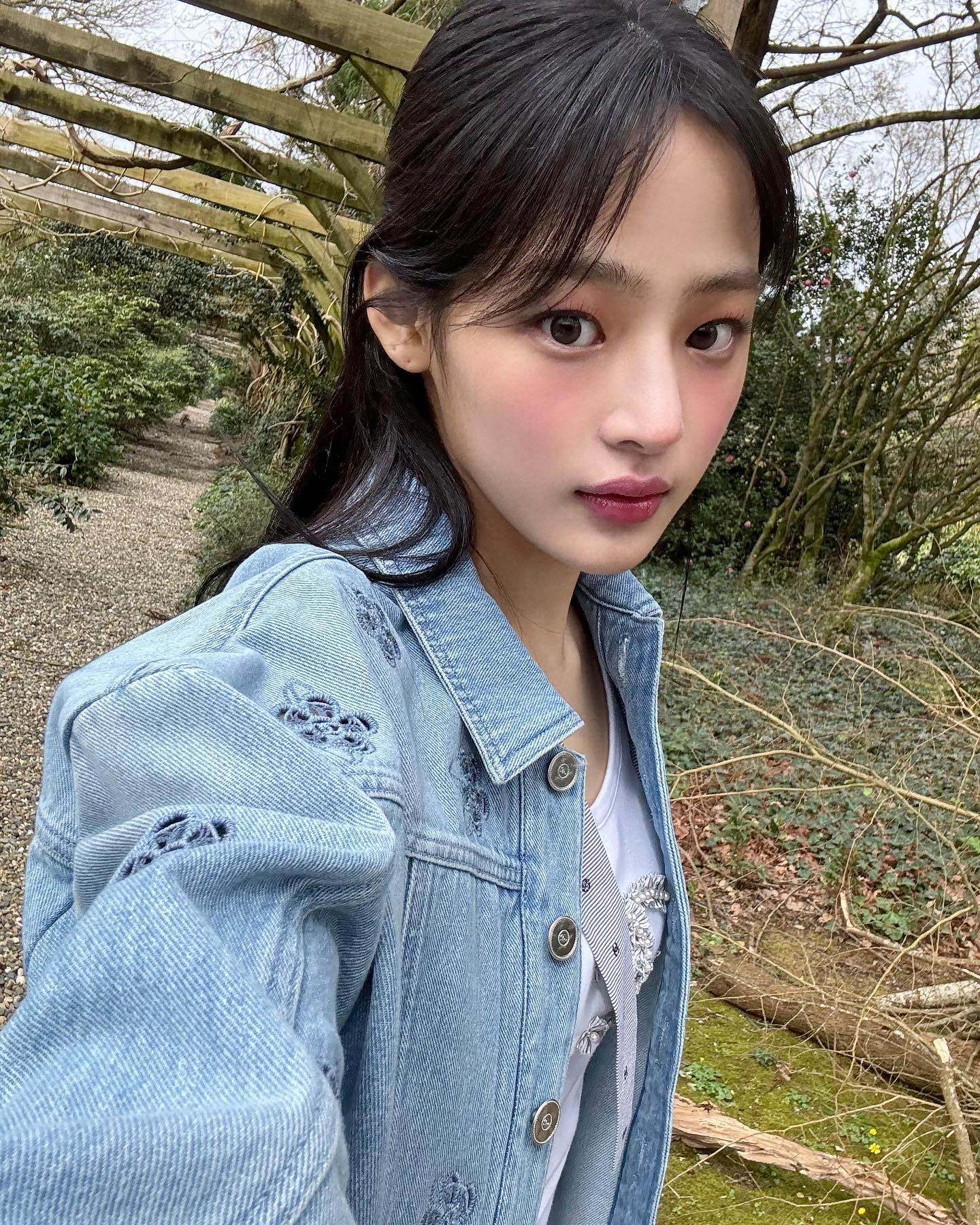 Minji NewJeans 4 รูป